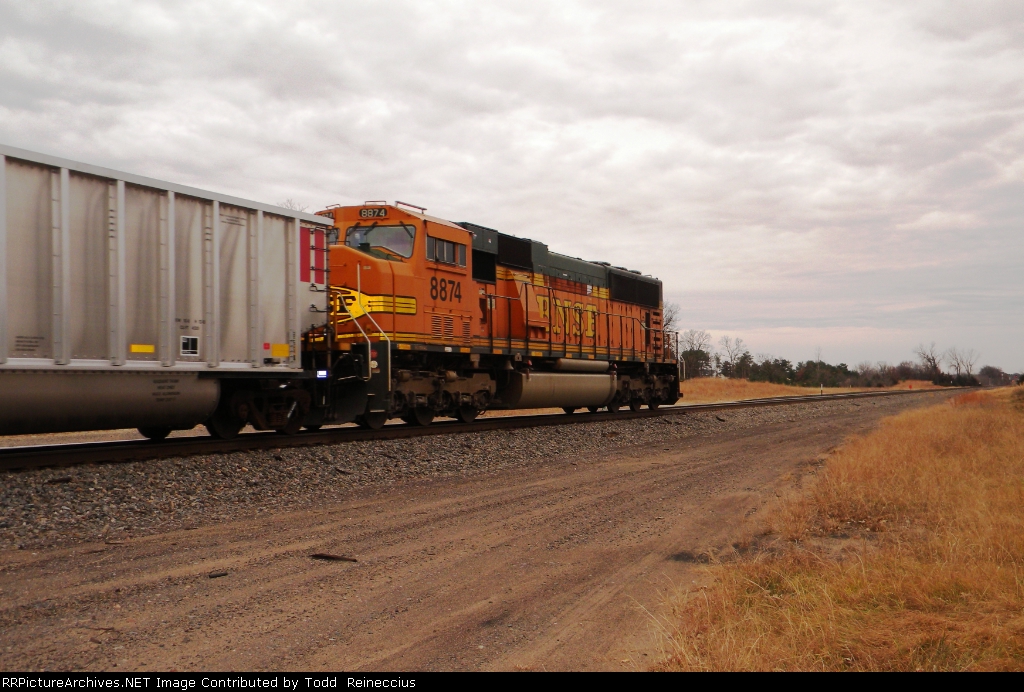 BNSF 8874
